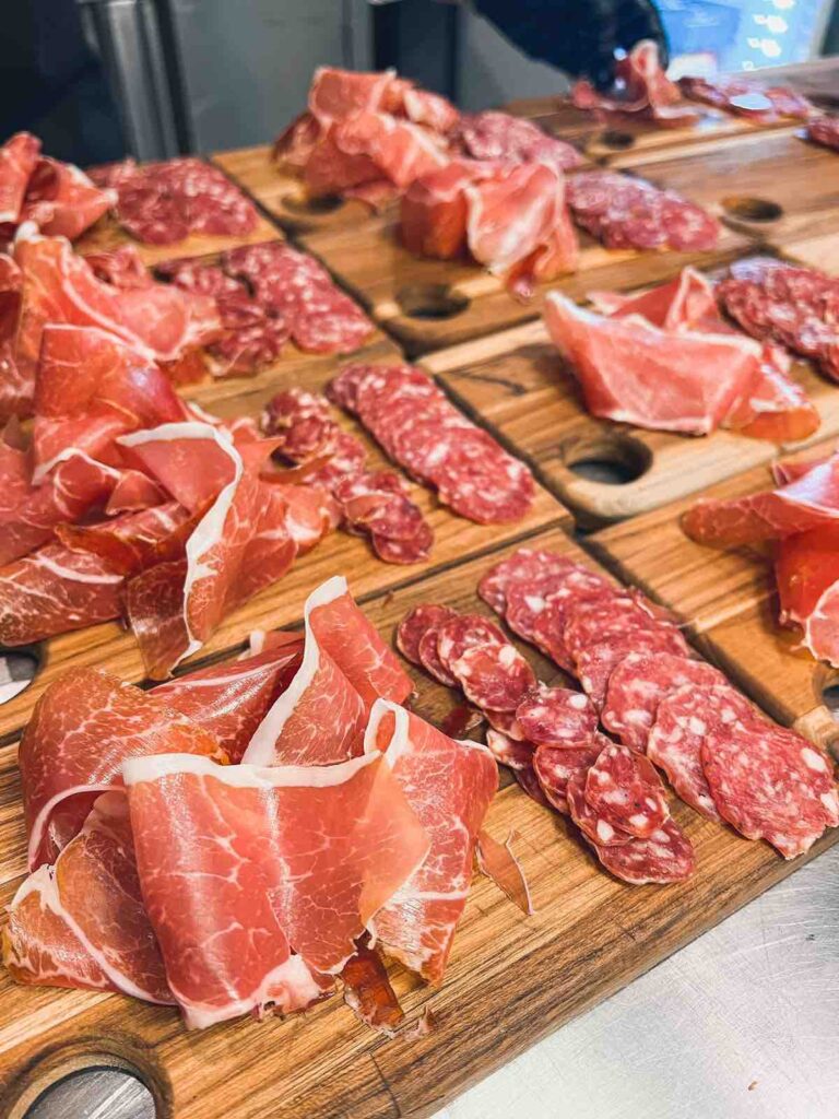 5 curiosidades sobre o jamón, típico presunto espanhol