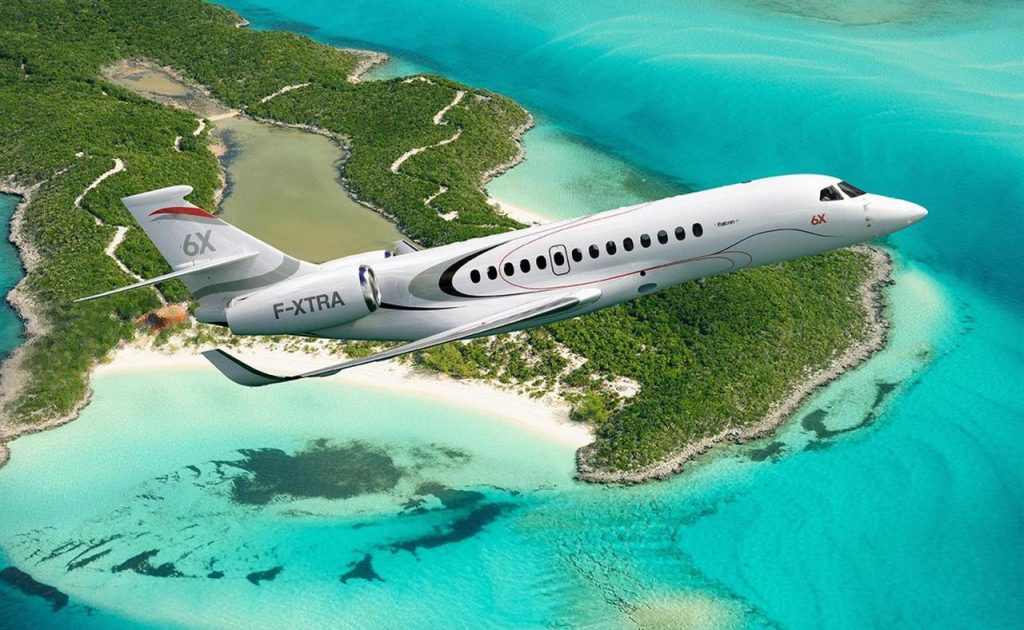 Dassault Aviation apresenta novo modelo da família FalconX
